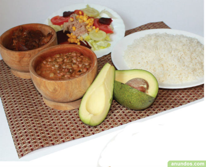 Moro Negro con carne en salsa y ensalada - Madrid Ciudad