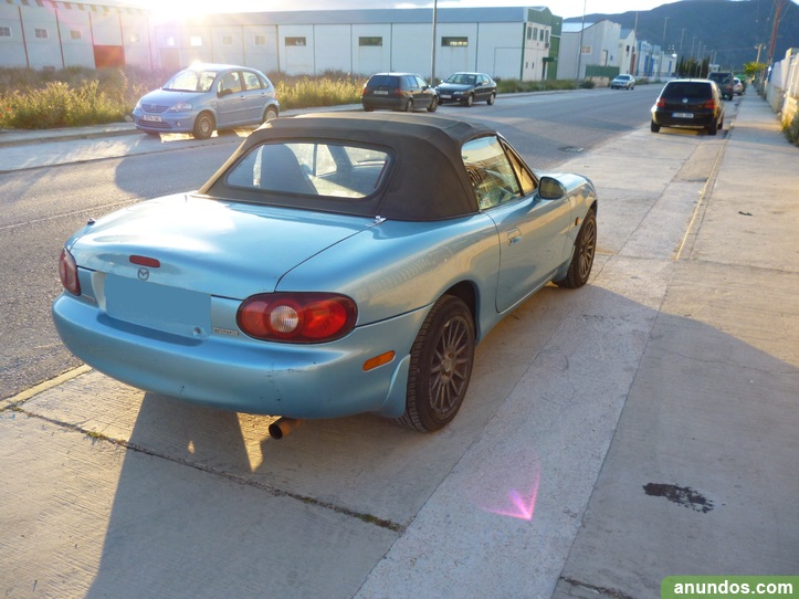 Mazda miata MX5 NB2, color azul celeste, de 1600cc - Caravaca de la Cruz