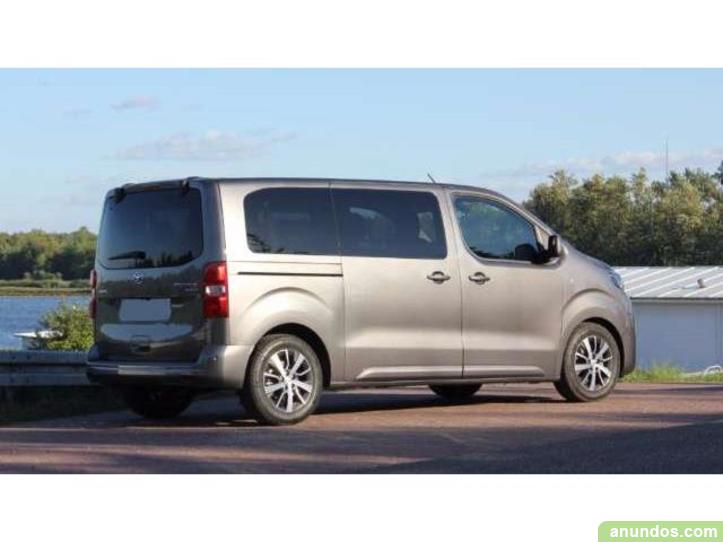 Toyota Pro Ace Verso 2,0 D-4D Medium VIP - A Fonsagrada